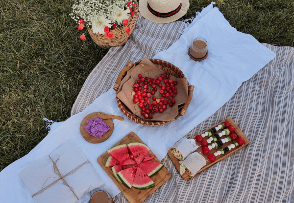 How to Plan a Picnic With Friends